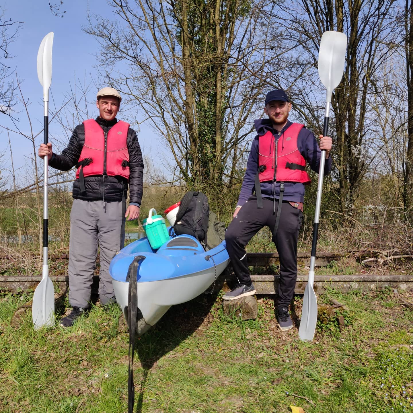 Ils veulent descendre les 900 kilomètres de la Meuse en kayak solaire