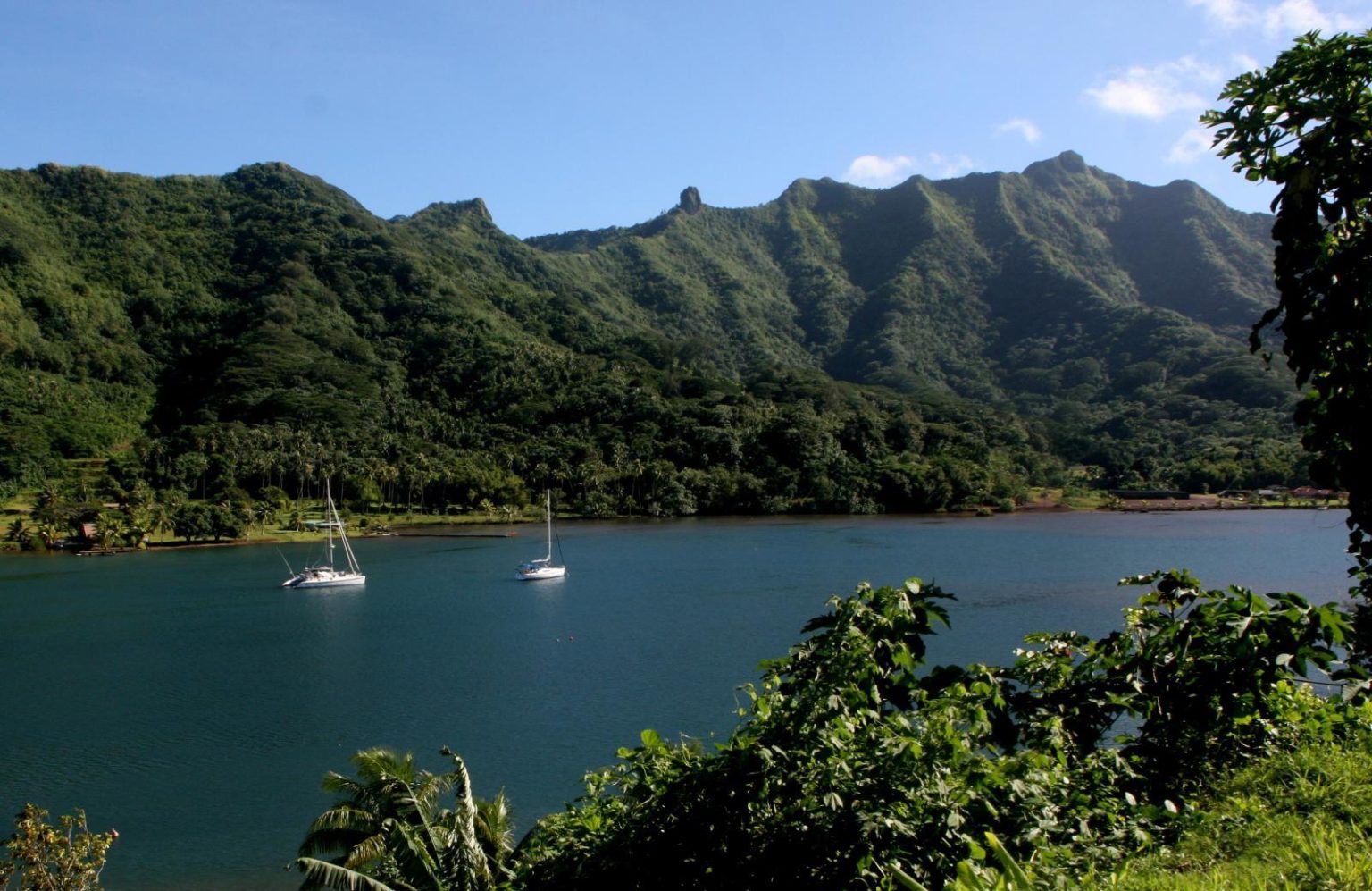Comment faire du canoë-kayak sur la Faaroa, sur l'île de Raiatea en ...